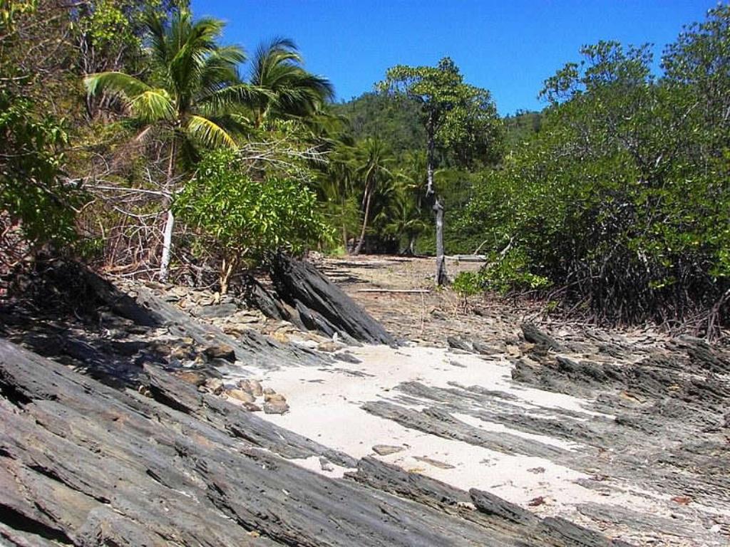 Buayan Island with long seafront cove - E-Estate Realty Services